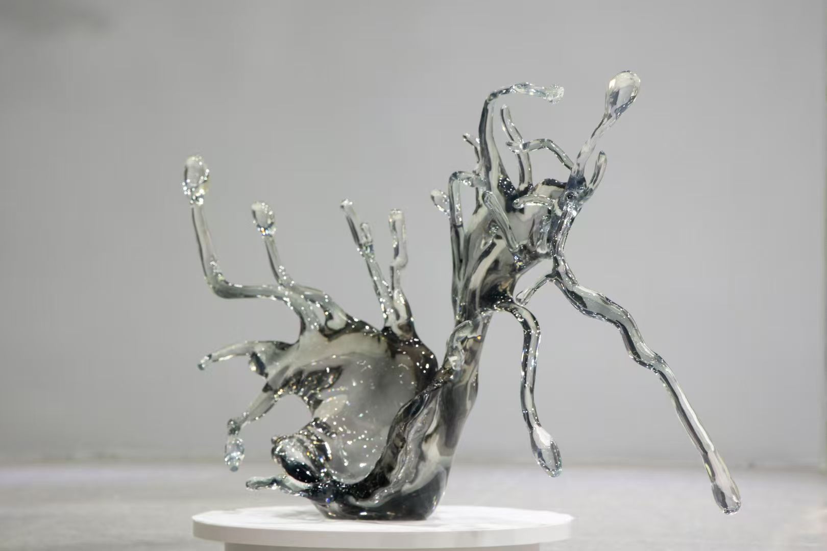 Transparent Resin Sculpture: A Complete Guide to Custom Clear Resin Art ...