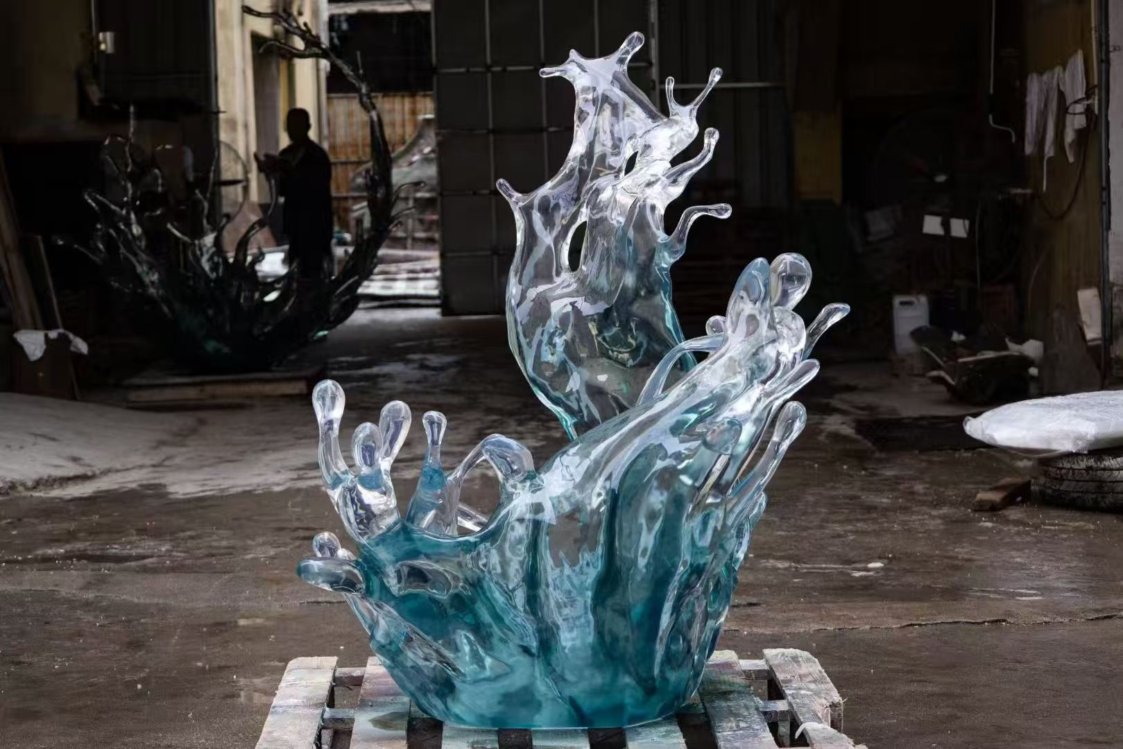 Transparent Resin Sculpture: A Complete Guide to Custom Clear Resin Art ...