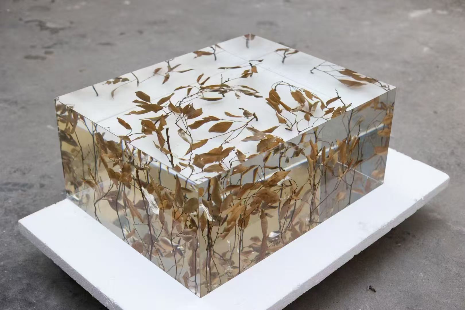 Transparent Resin Sculpture: A Complete Guide to Custom Clear Resin Art ...